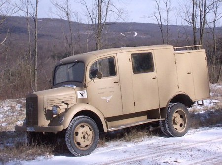 Mercedes Radio Truck